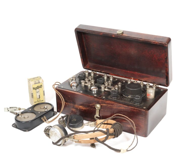 Early Radios & Loudspeakers - TechnoGallerie