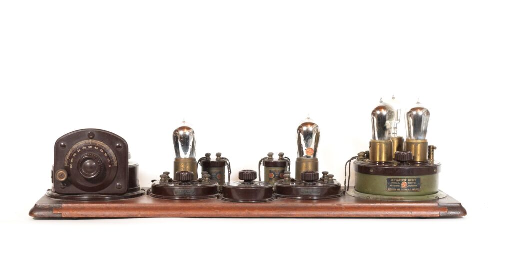 Early Radios & Loudspeakers - TechnoGallerie