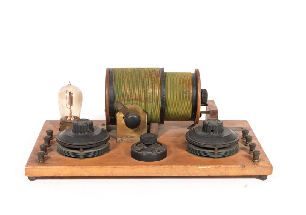 Early Radios & Loudspeakers - TechnoGallerie