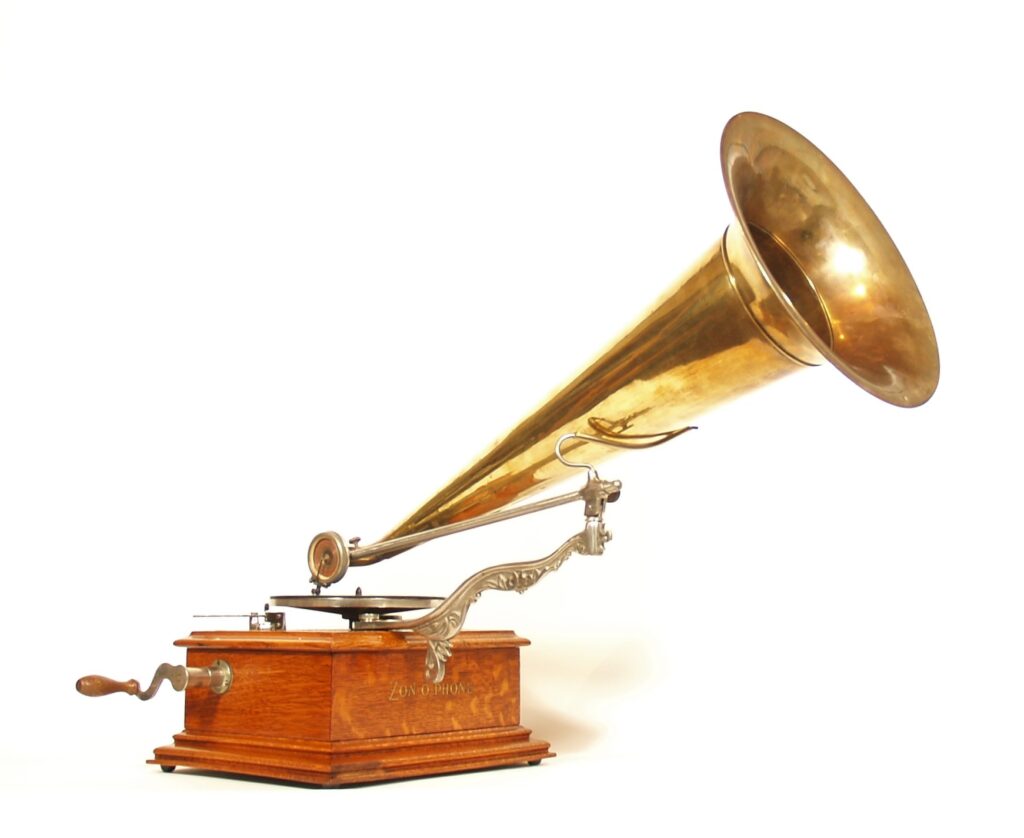 Phonographs, Gramophones & Talking Machines - Page 2 of 2 - TechnoGallerie