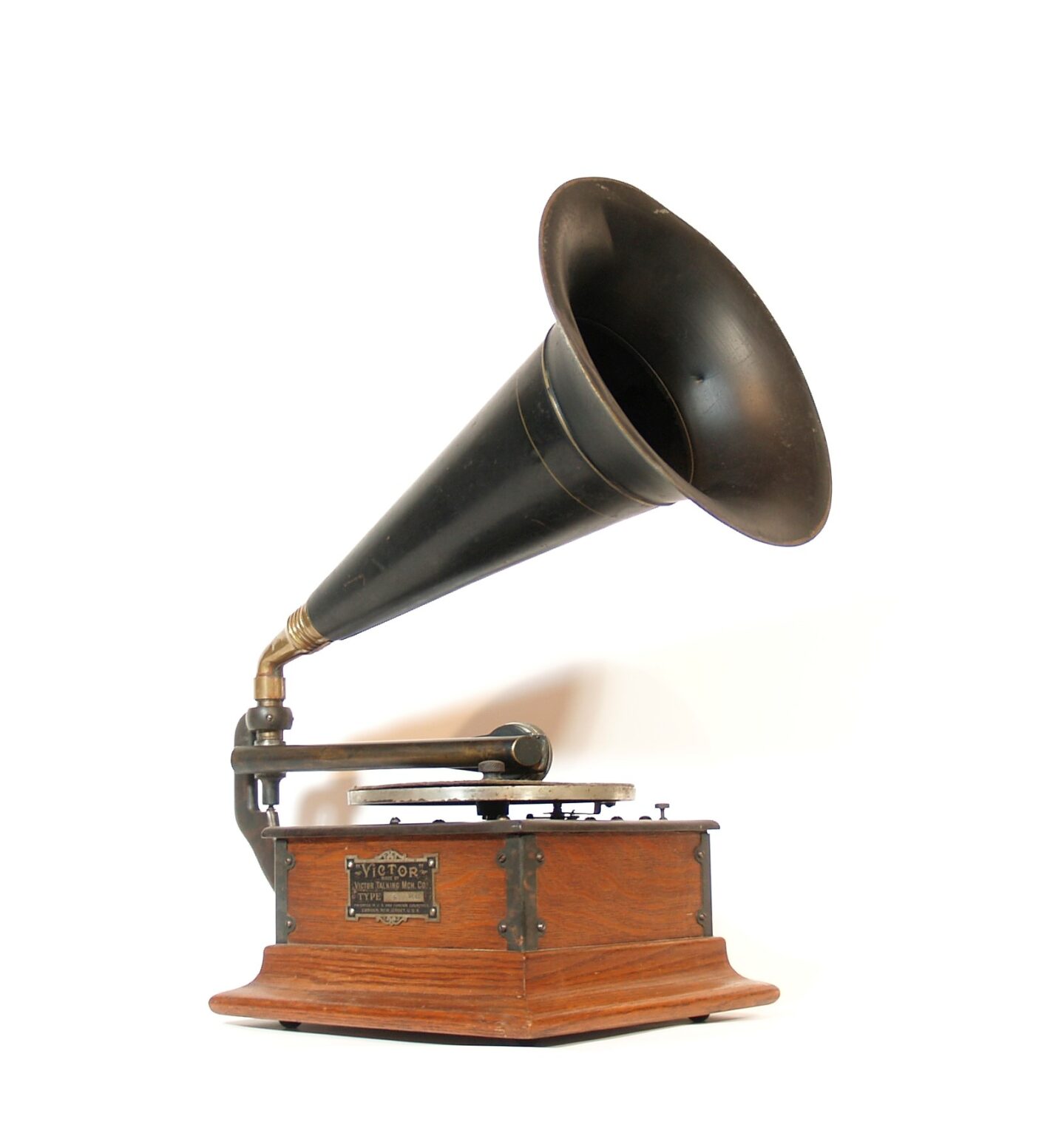 1902 Rigid Arm Victor R Phonograph - TechnoGallerie