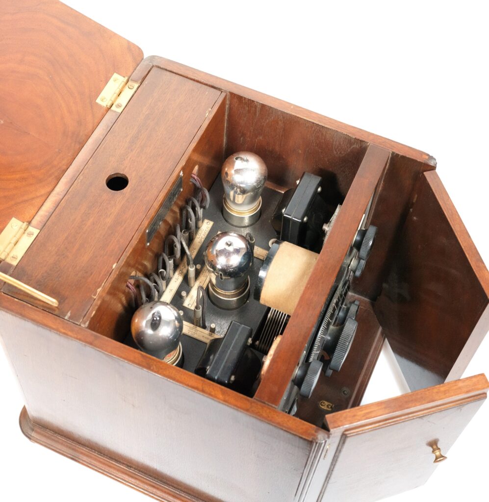 1923 Paragon III-A Radio w/Burl Walnut Cabinet & Original Box ...