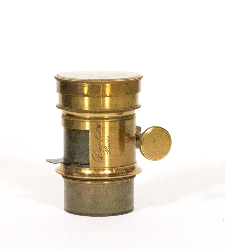 1865 Dubroni Appareil No. 3 Oval Camera Outfit - TechnoGallerie
