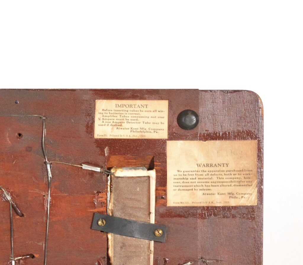 1923 Atwater Kent 4445 Breadboard Radio (1st Model 9) - TechnoGallerie