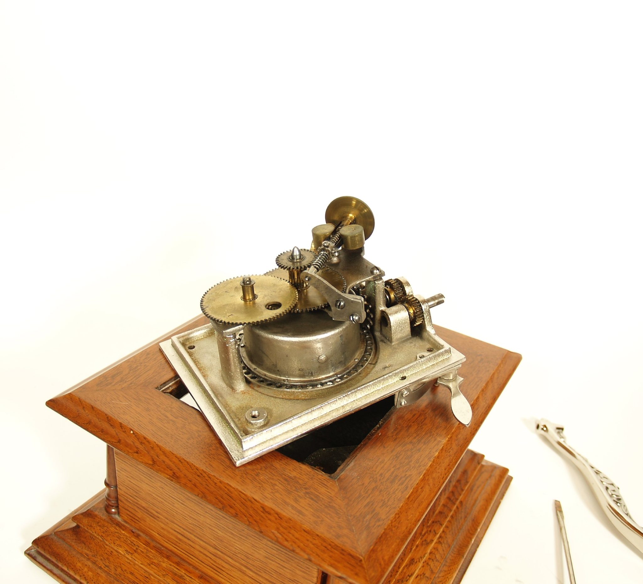 1902 Zon-O-Phone Glass-Sided London Grand Phonograph - TechnoGallerie