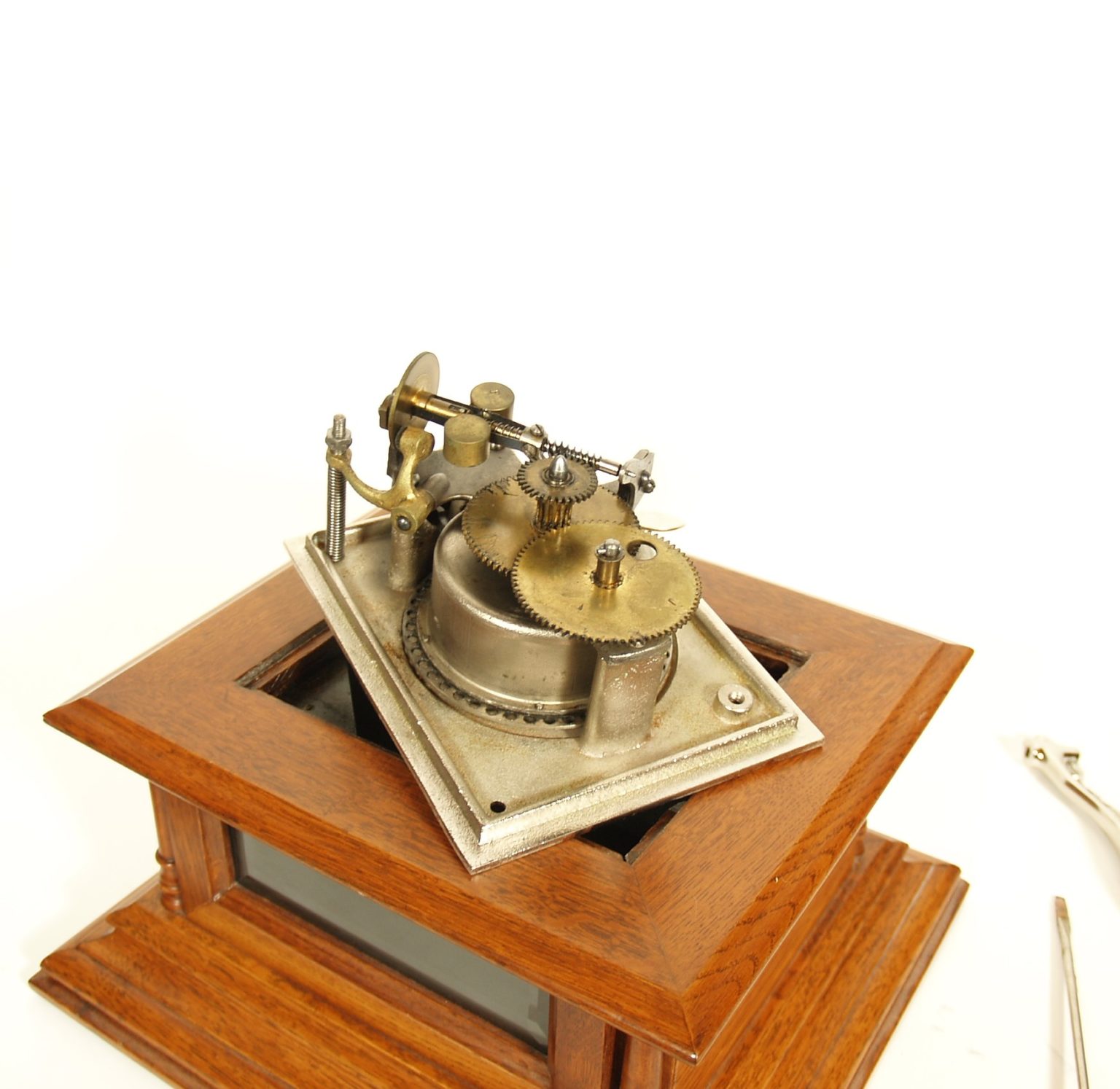 1902 Zon-O-Phone Glass-Sided London Grand Phonograph - TechnoGallerie