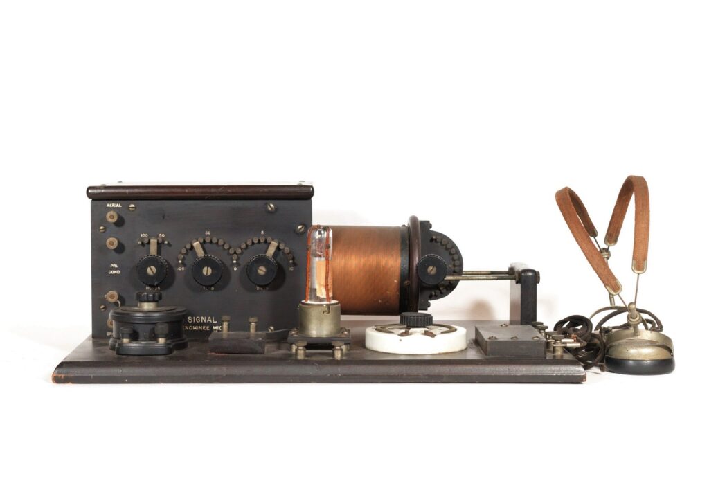 Early Radios & Loudspeakers - TechnoGallerie