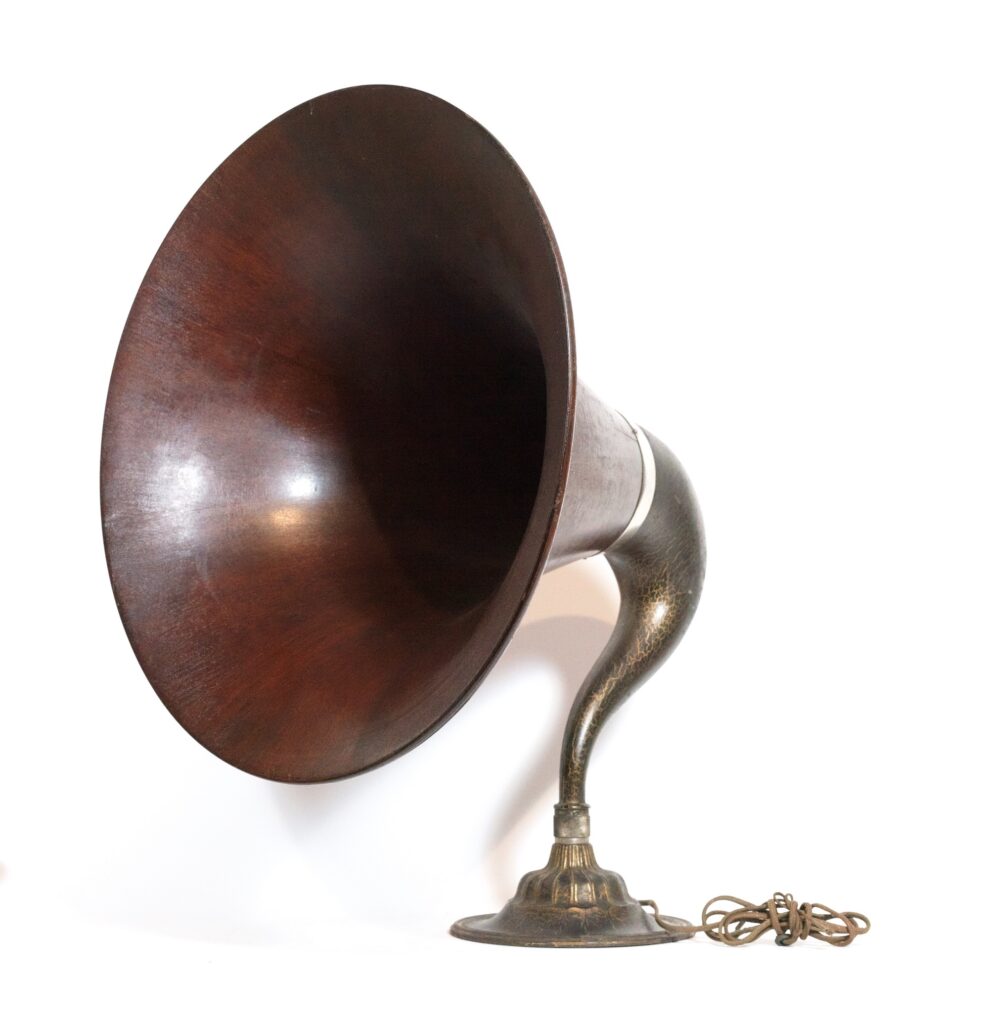 1925 Music Master Concert Horn Radio Speaker With 22" Diameter Wood ...