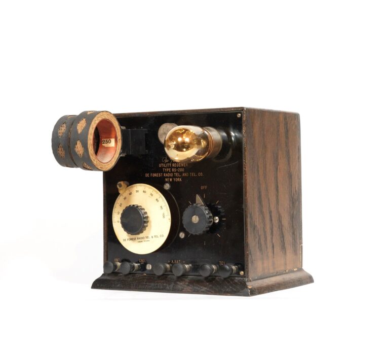 Early Radios & Loudspeakers - TechnoGallerie