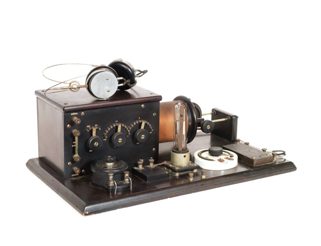 1919 Signal Audiotron Receiving Set * Primitive Breadboard Radio ...
