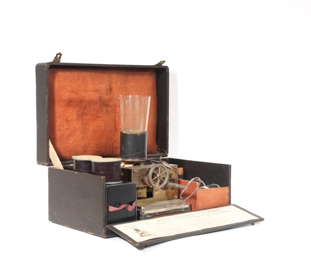 1896 Lioretograph No. 2 Cylinder Phonograph With Original Case & 8 ...