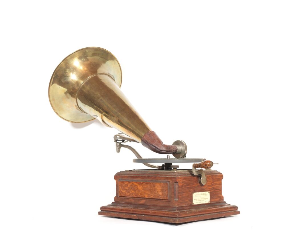 1900 Zon-O-Phone B Phonograph With All Brass Horn & Closed Face ...