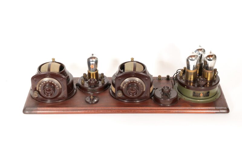 1923 Atwater Kent 4445 Breadboard Radio (1st Model 9) - TechnoGallerie