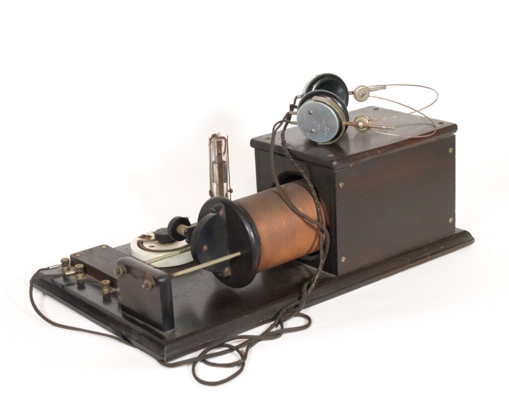 1919 Signal Audiotron Receiving Set * Primitive Breadboard Radio ...