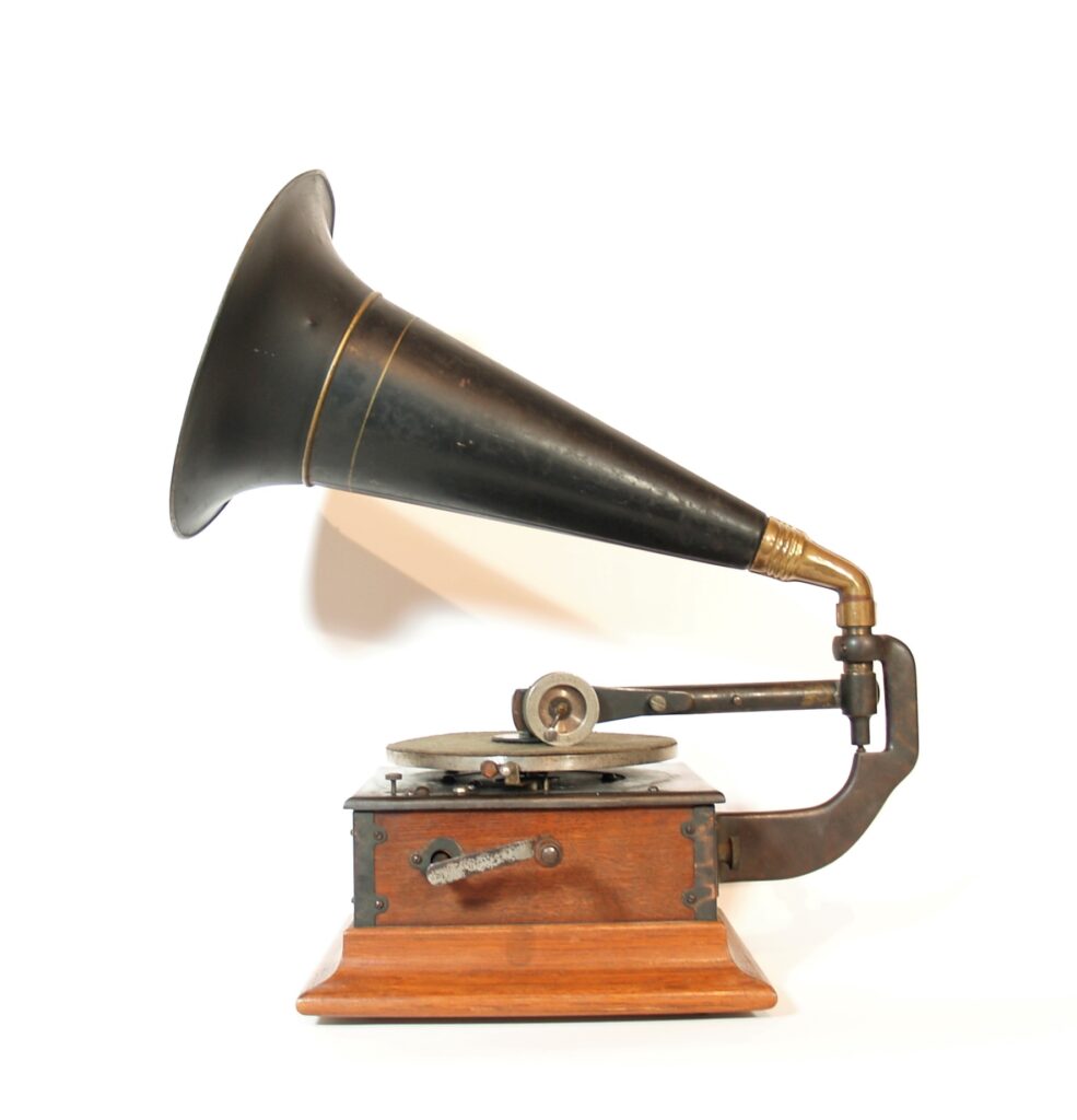 1902 Rigid Arm Victor R Phonograph - TechnoGallerie