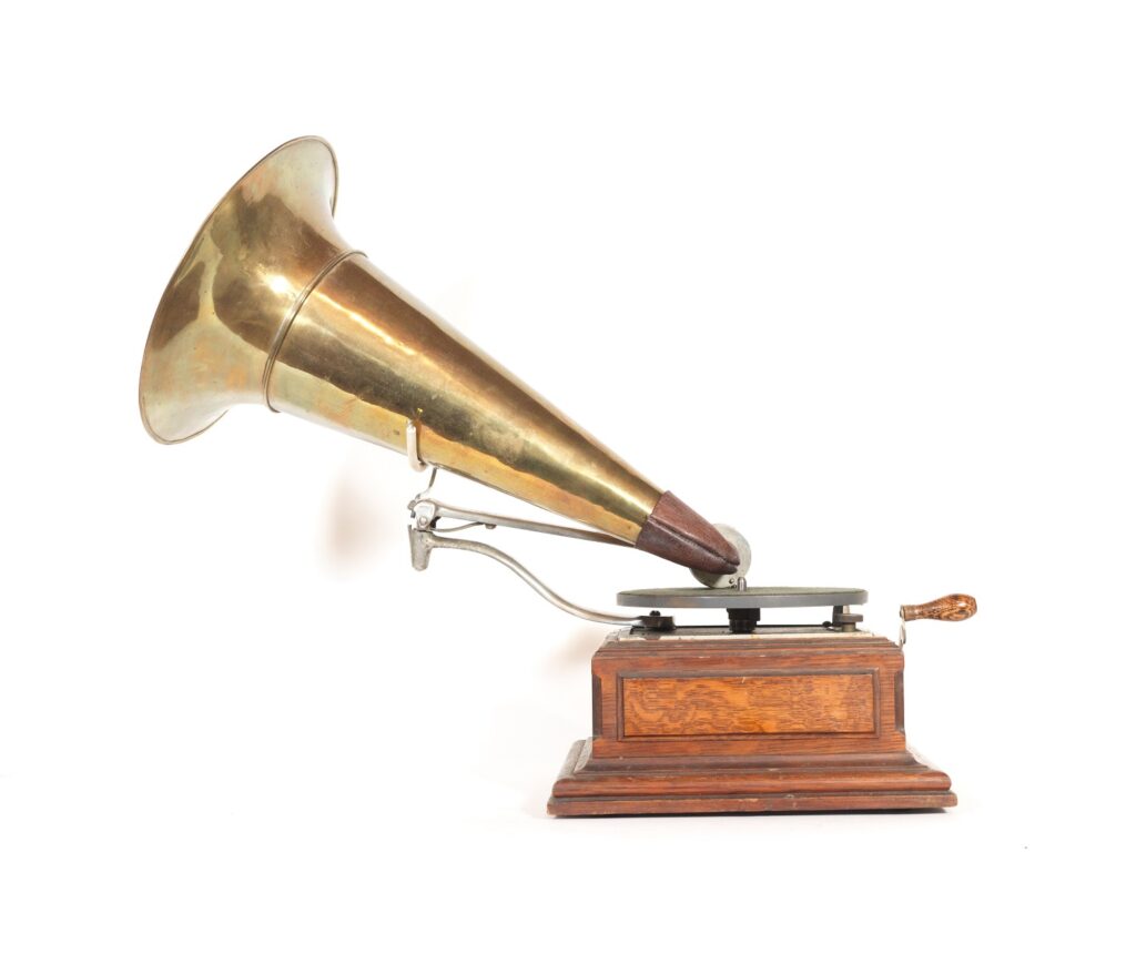 1900 Zon-O-Phone B Phonograph With All Brass Horn & Closed Face ...