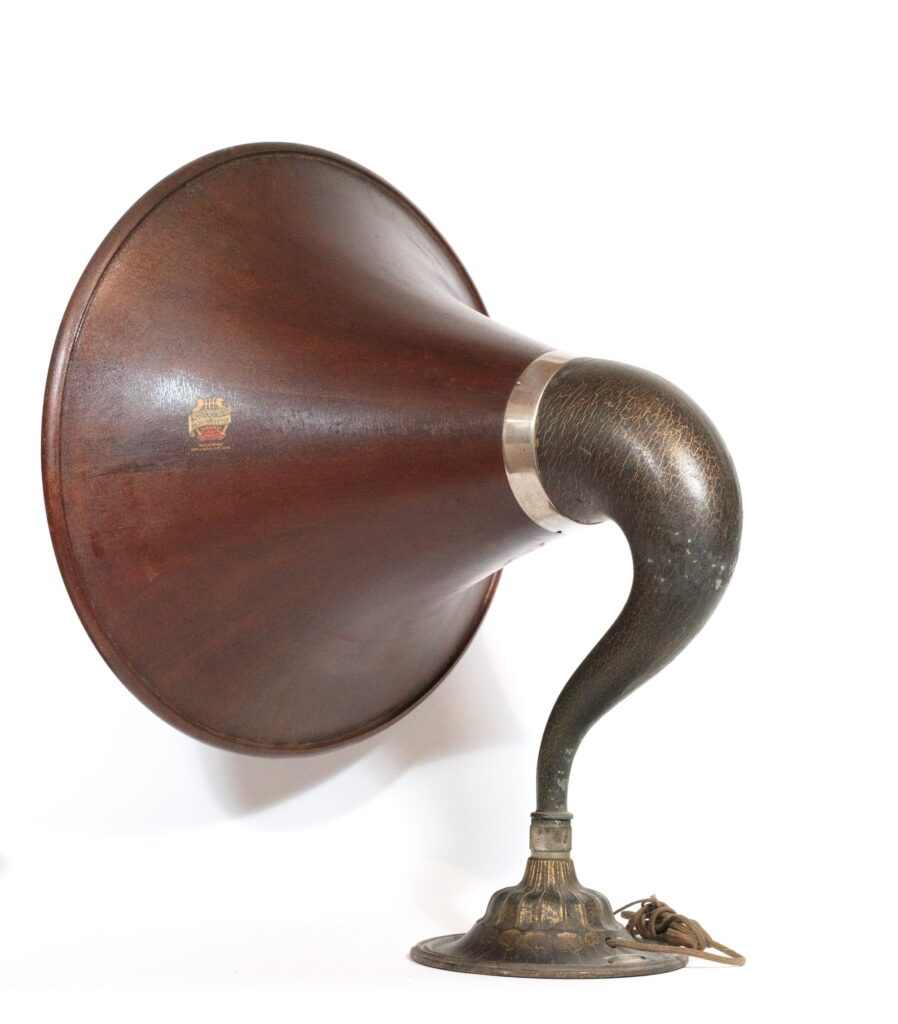1925 Music Master Concert Horn Radio Speaker With 22" Diameter Wood ...