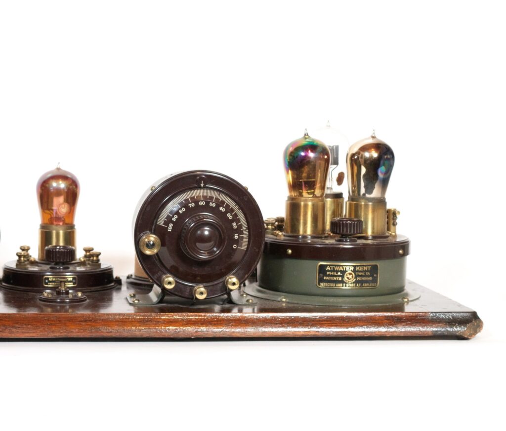 1923 Atwater Kent Radiodyne Breadboard Radio - TechnoGallerie