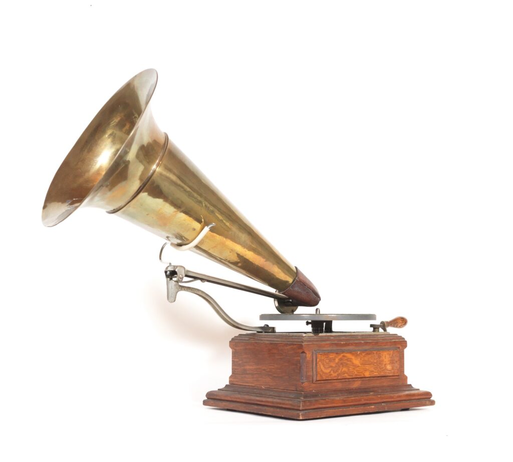 1900 Zon-O-Phone B Phonograph With All Brass Horn & Closed Face ...