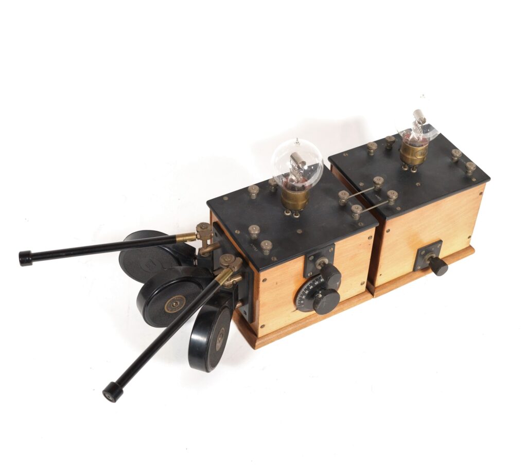 1923 Radio Industries TSF Tube Radio & Single Stage Amp - With Good ...