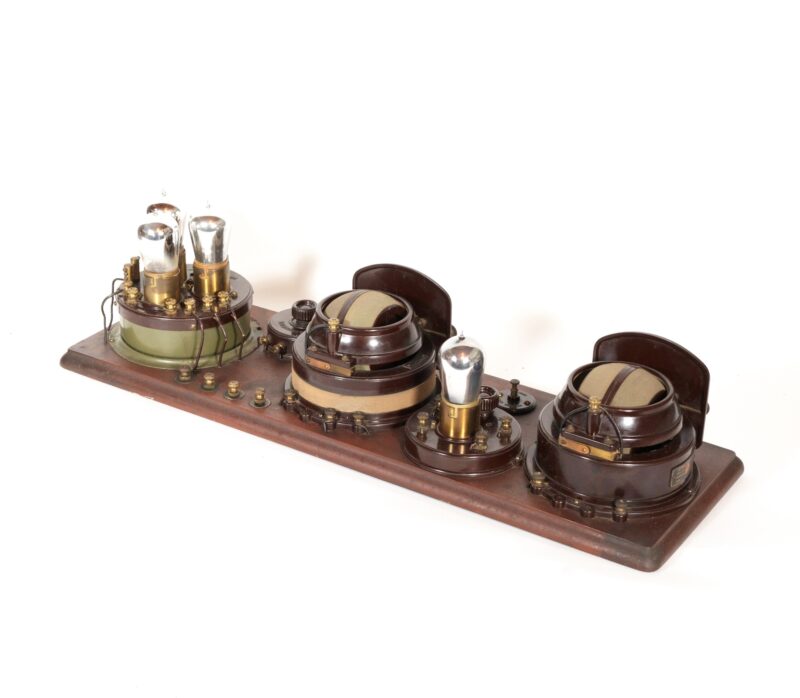 1923 Atwater Kent 4445 Breadboard Radio (1st Model 9) - TechnoGallerie