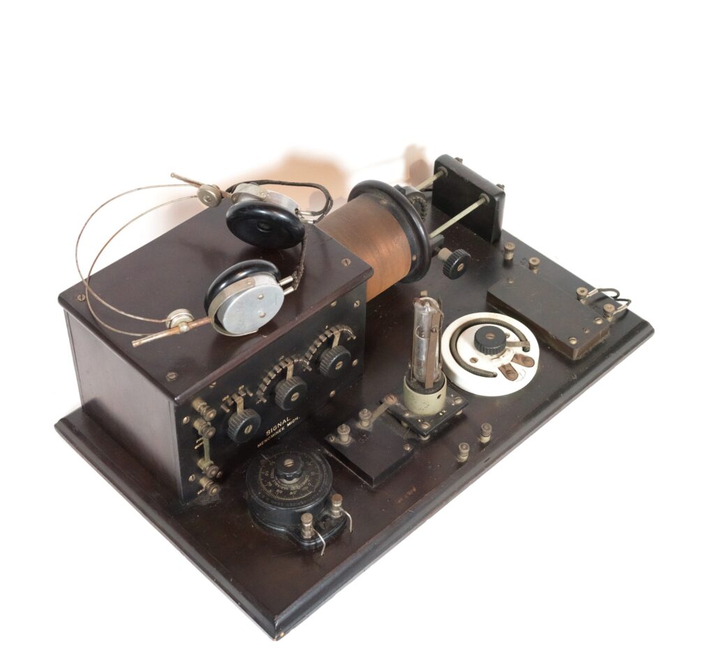 1919 Signal Audiotron Receiving Set * Primitive Breadboard Radio ...