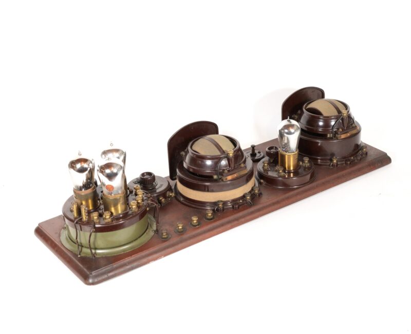 1923 Atwater Kent 4445 Breadboard Radio (1st Model 9) - TechnoGallerie
