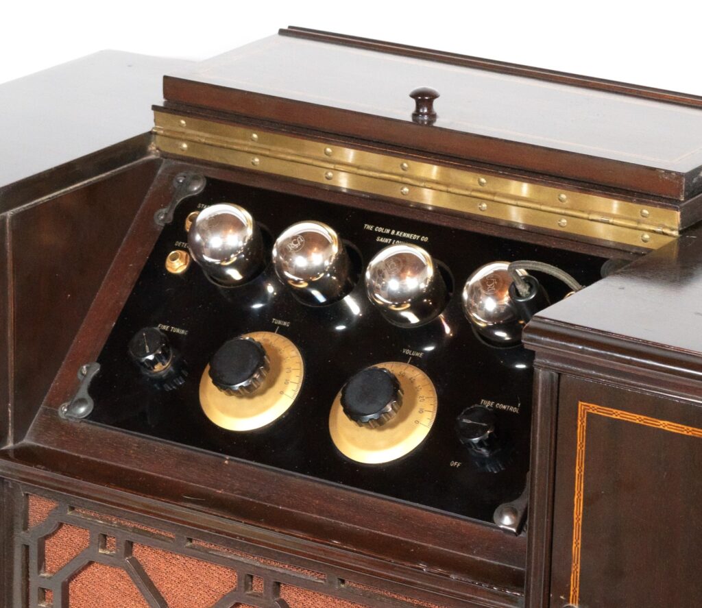 1923 Kennedy XI Consolette Radio - TechnoGallerie