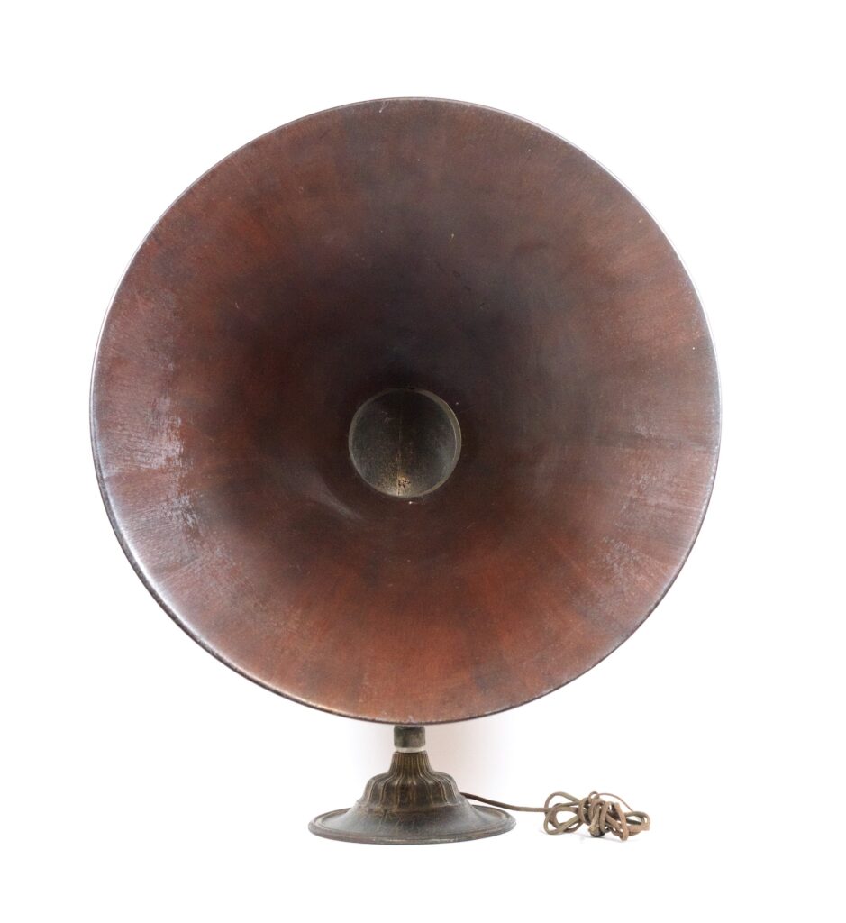 1925 Music Master Concert Horn Radio Speaker With 22" Diameter Wood ...