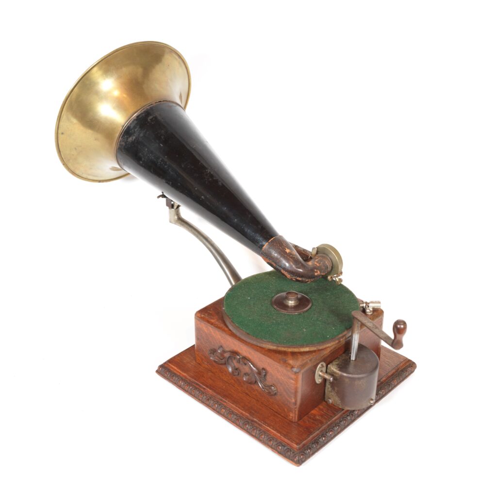 1901 Type B Victor Phonograph With "Flying Dolphins" Cabinet & Eldridge ...