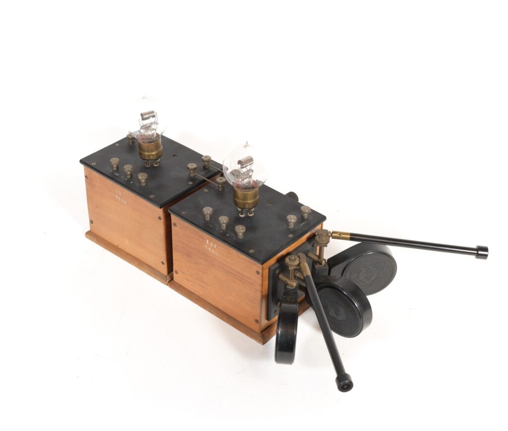1923 Radio Industries TSF Tube Radio & Single Stage Amp - With Good ...