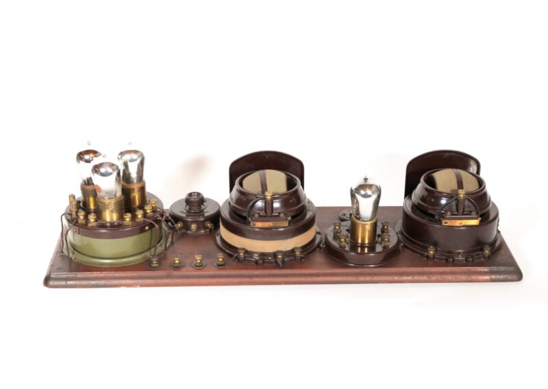1923 Atwater Kent 4445 Breadboard Radio (1st Model 9) - TechnoGallerie